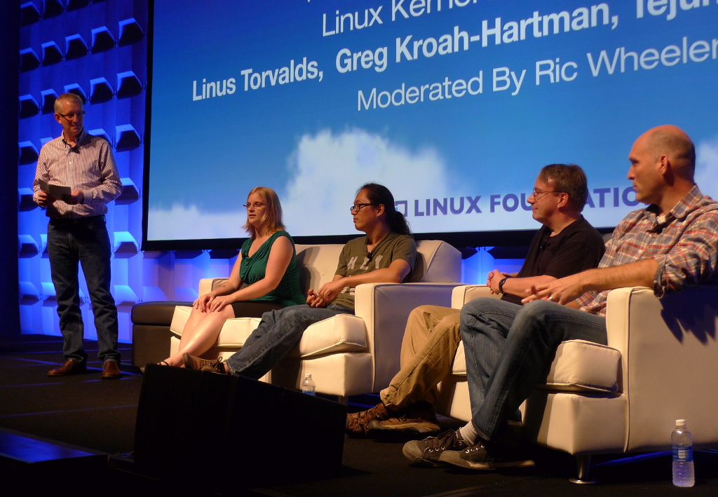Kernel panel and moderator at LinuxCon North America 2013 [LWN.net]